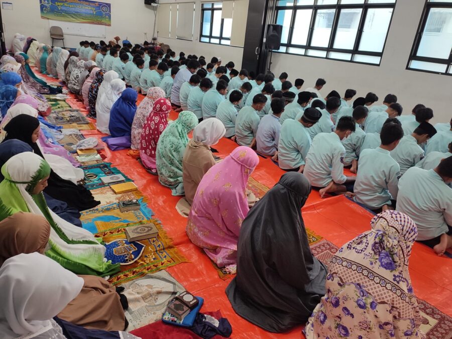 Penerapan Nilai Religius Siswa Melalui Kegiatan Pembiasaan Harian